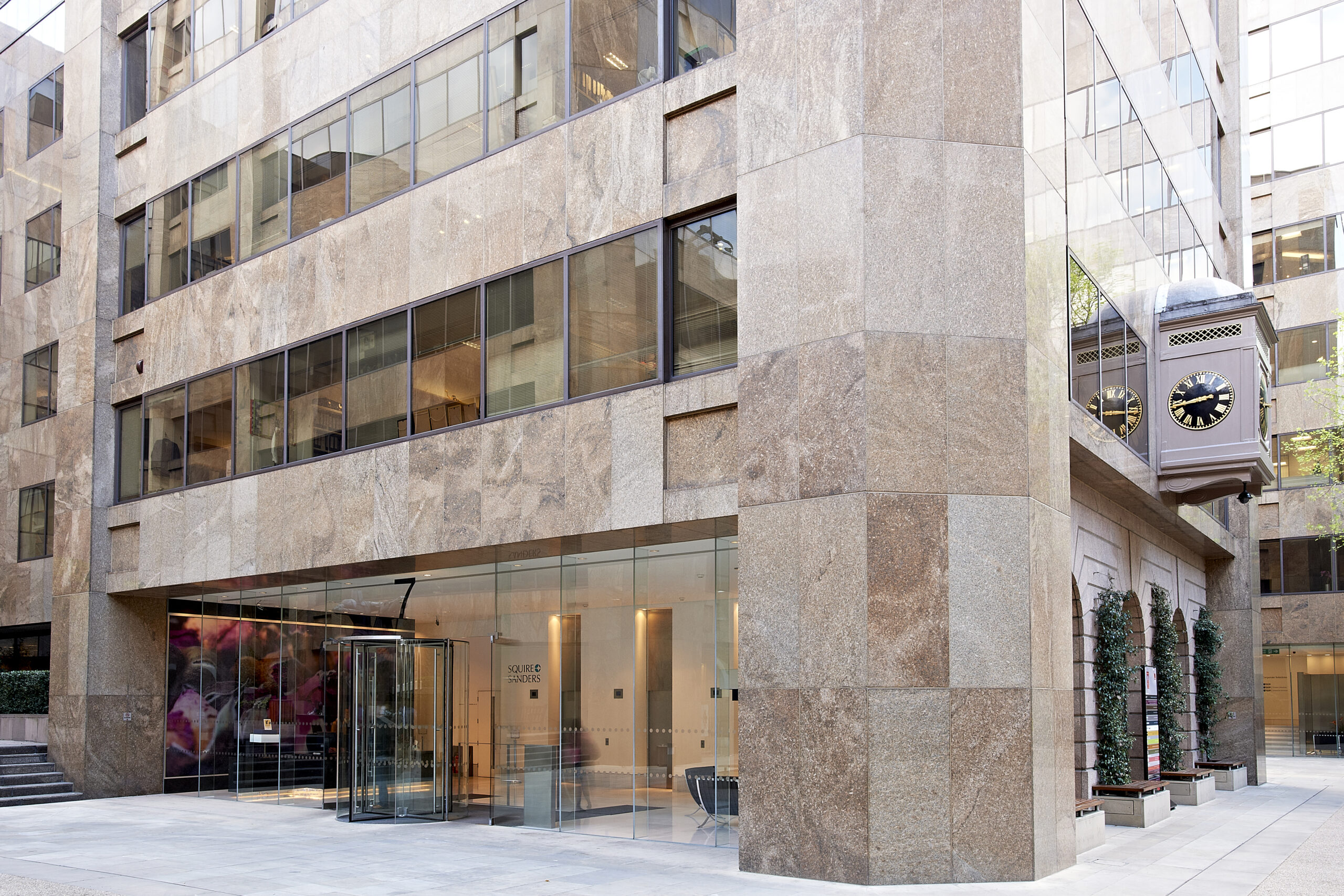 Devonshire Square - Selo