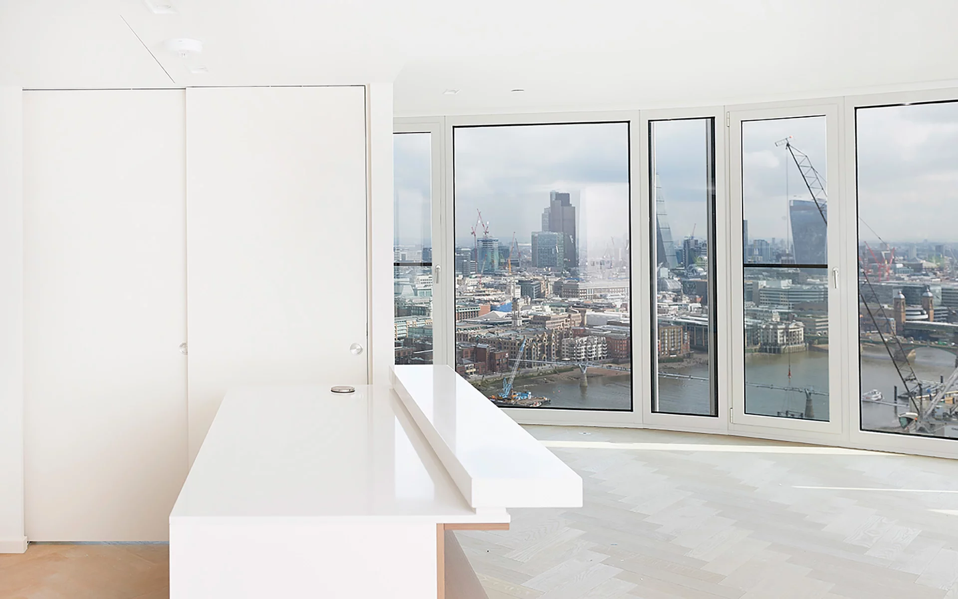 South Bank Tower - Selo