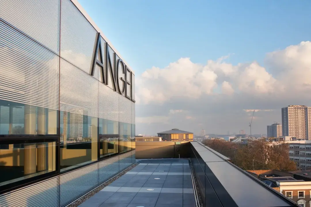 The Angel Building - Selo